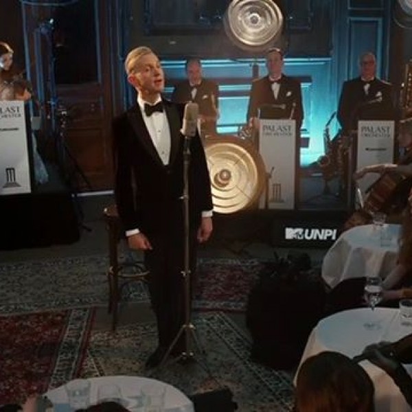 Max Raabe and Palast Orchester